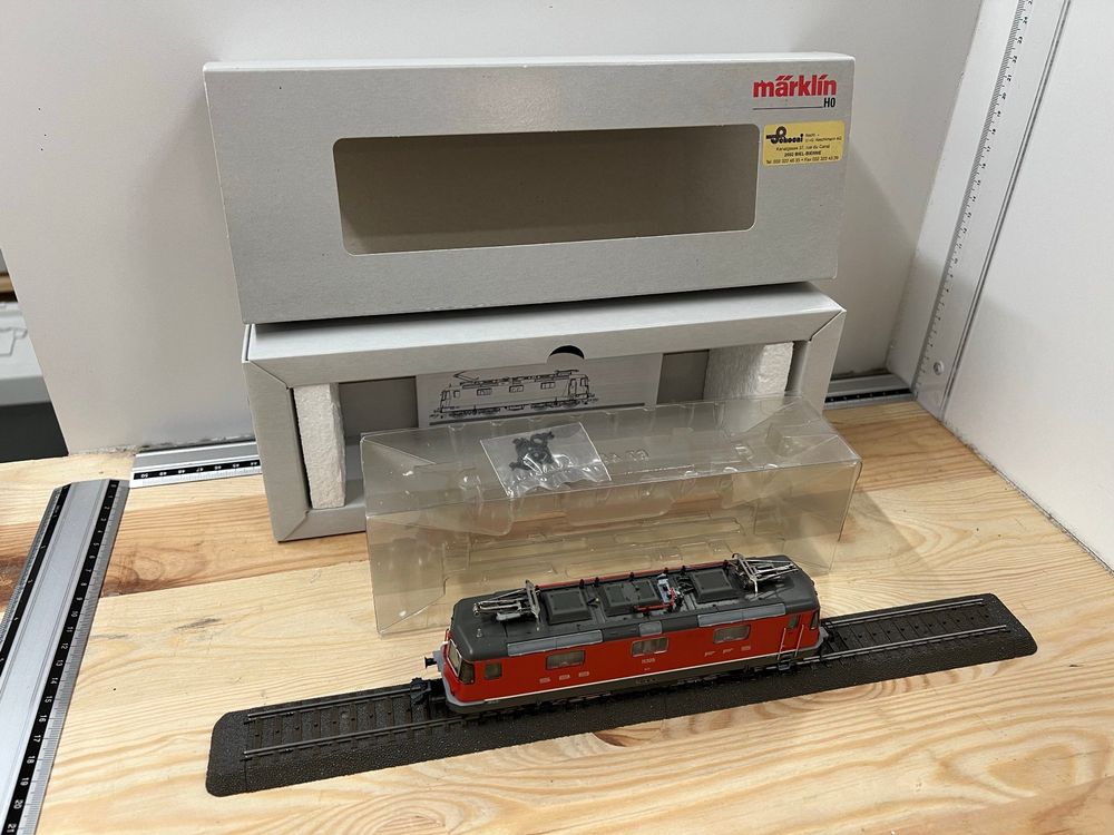 Märklin 37342 - 2 H0 AC E-Lok Serie Re 4/4 II rot SBB (Gebraucht) in ...