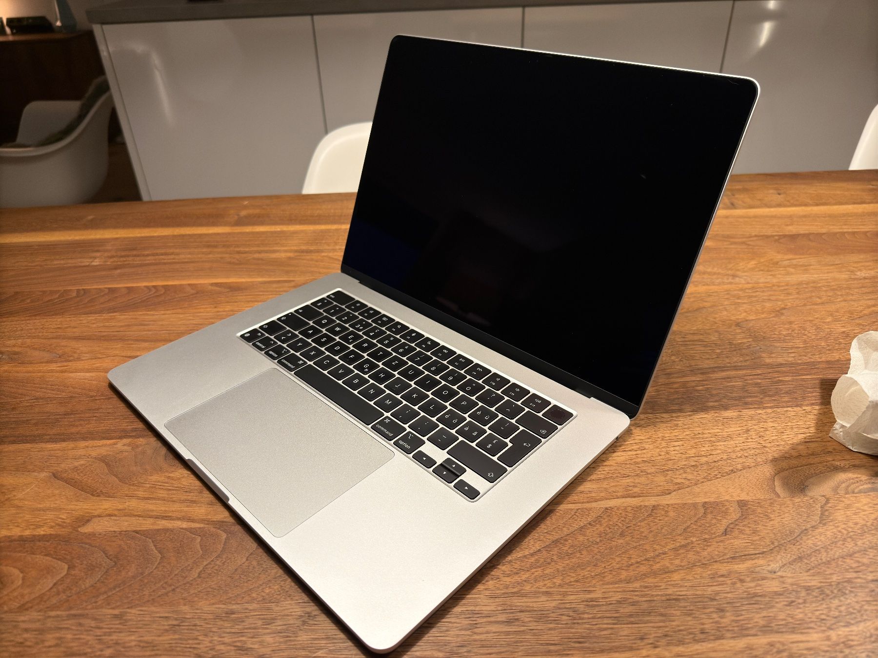 MacBook Air 15" 2024 M3 10C GPU, 1 TB, 24 GB Silber, wie neu (Gebraucht ...