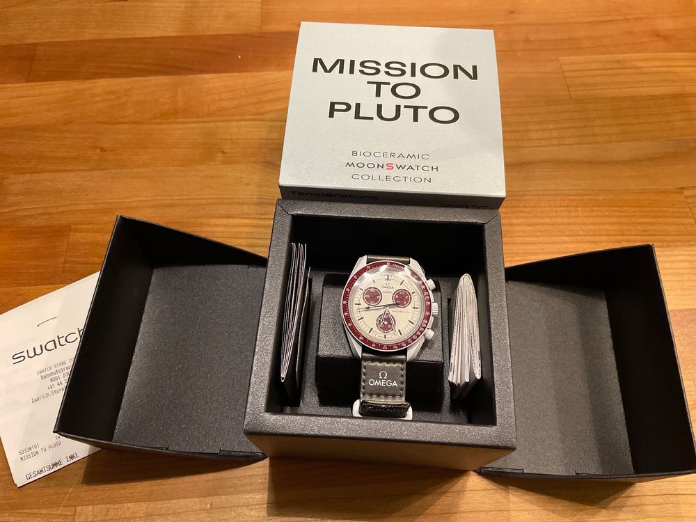 MoonSwatch Mission to Pluto - Omega x Swatch bioceramic (Neu und originalverpackt) in Obfelden ...
