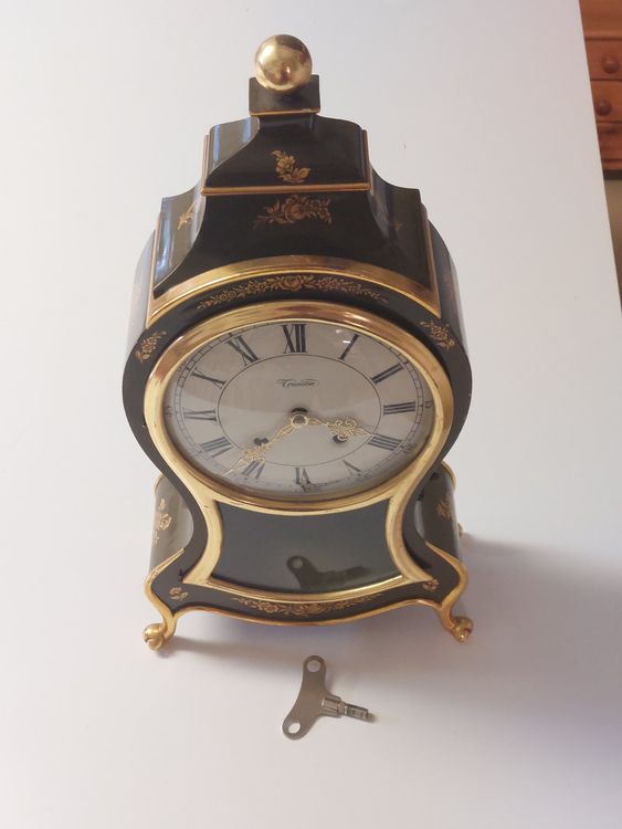 antike Trianon Pendeluhr (Defekt) in Laufen für CHF 74.9 – mit Lieferung auf Ricardo kaufen