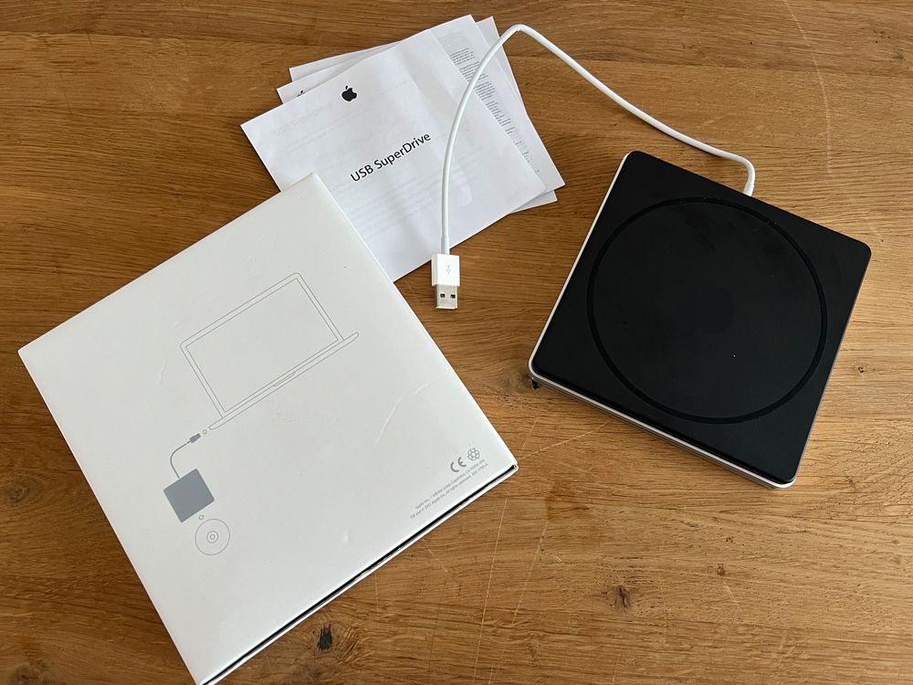 Apple USB SuperDrive DVD Laufwerk A1379 | Kaufen auf Ricardo