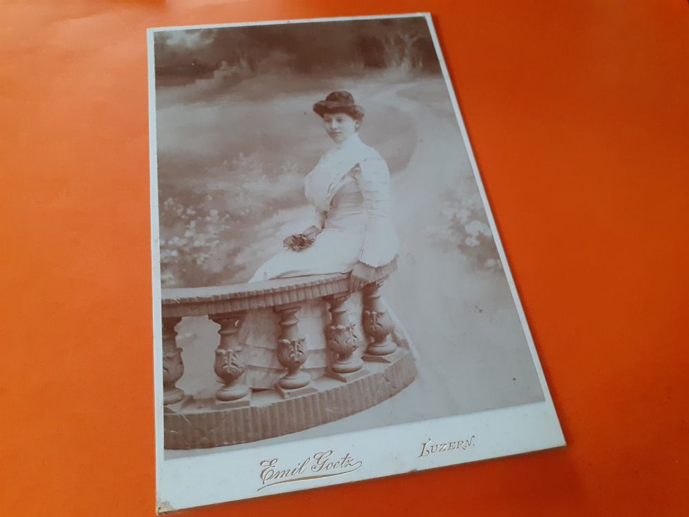 SCHWIIZER FRAU DAZUMAL -e JUNGI NOBLI i WYSS - NAME -LUZERN (Gebraucht ...