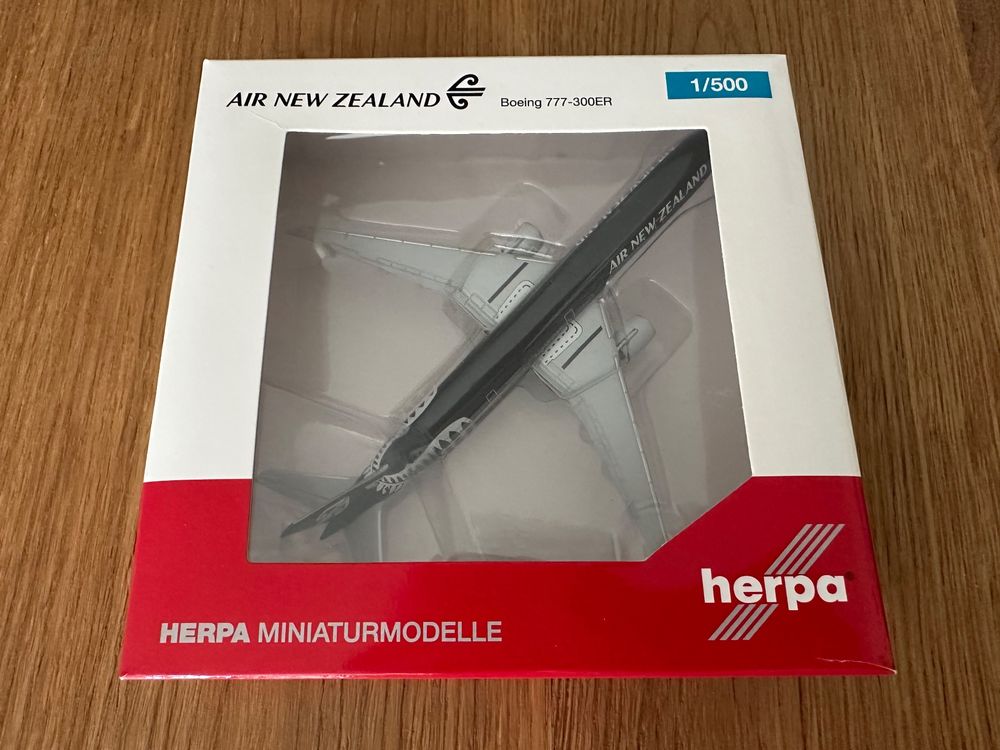 Herpa 1:500 Air New Zealand Boeing 777-300 All Blacks (Neu (gemäss Beschreibung)) in Reinach BL ...