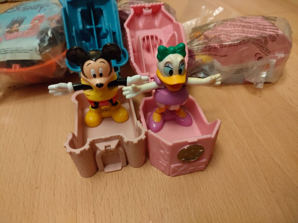 Lot 15 - Jouets Mickey MC DONALD Happy Meal 1991-1996 (Gebraucht) in Vevey für CHF 9 – mit ...
