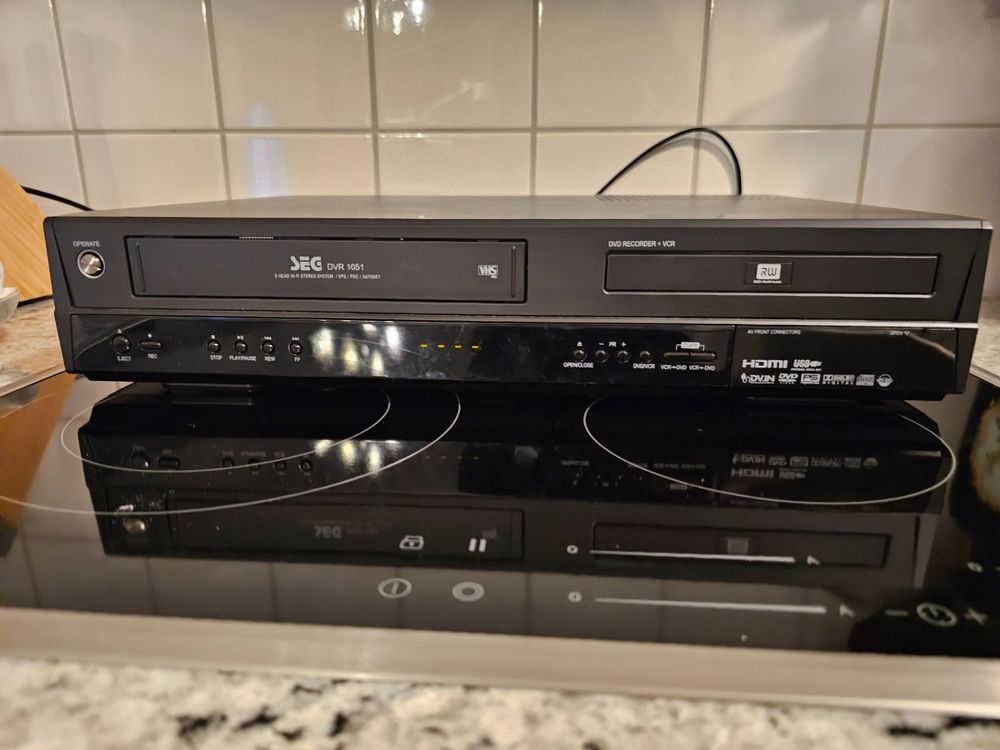 Top SEG DVR 1051 VHS/DVD Recorder - Nostalgie pur! (Gebraucht) in ...