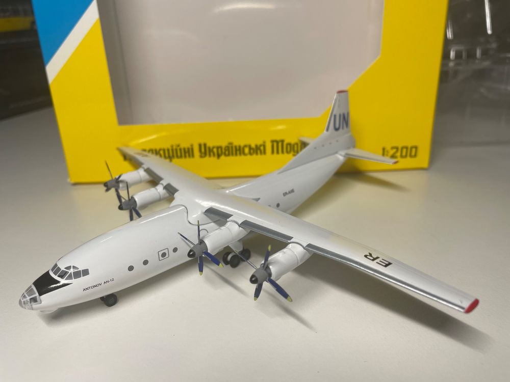 Antonov An-12 United Nations ER-AXE 1/200 | Kaufen auf Ricardo