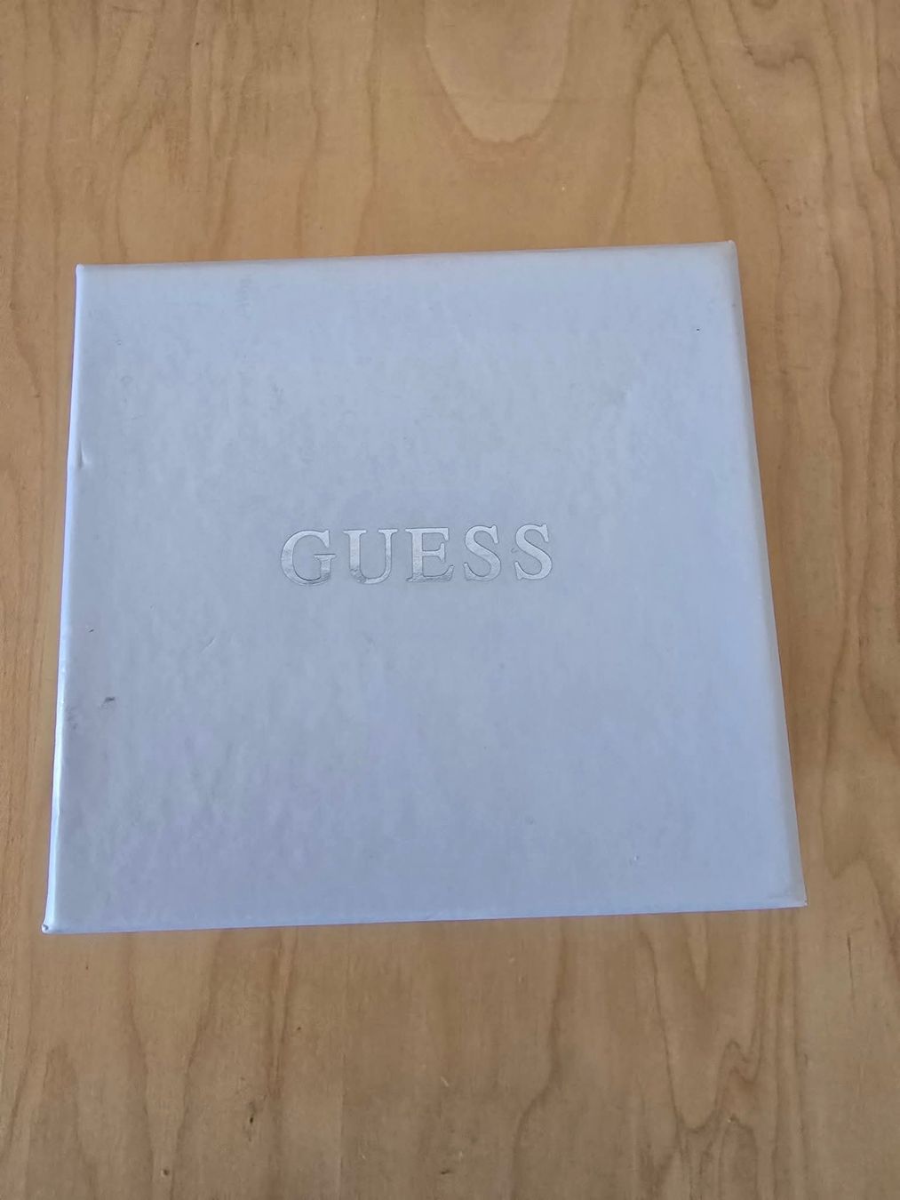 Magnifique montre Guess avec brillants neuf sous emballage (Neuf avec ...