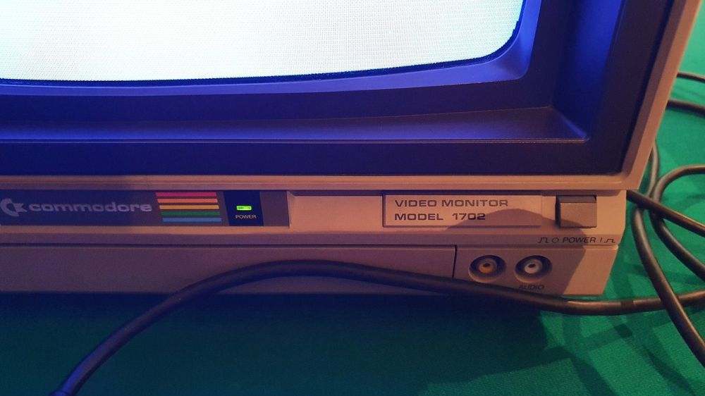 COMMODORE 64 SET INKL. RÖHRENBILDSCHIRM | Kaufen auf Ricardo
