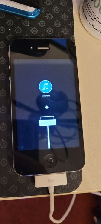 Apple Iphone 4 / A1332 / Schwarz / iCloud / #43 | Kaufen auf Ricardo