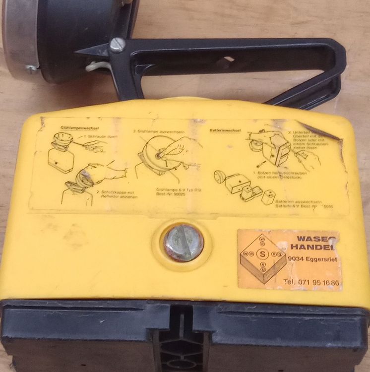 Robuste Handleuchte, ideal für Camping oder Notfall (Gebraucht) in Rehetobel für CHF 2 – mit ...