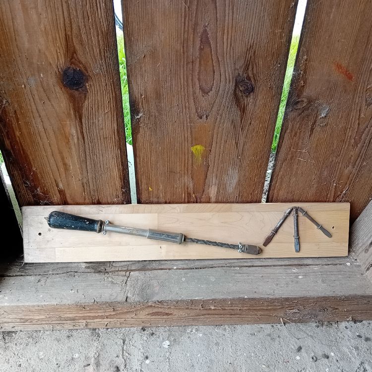Antiker Handbohrer mit Bits, Retro Werkzeug (Gebraucht) in Elgg für CHF ...