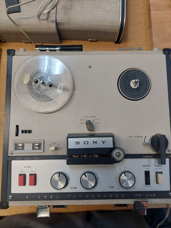 Sony TC-200 Vintage Tonbandgerät mit Boxen (Gebraucht) in Frümsen für ...