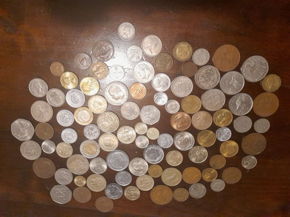 Belle collection de pieces monde entier II (Gebraucht) in Marly für CHF ...