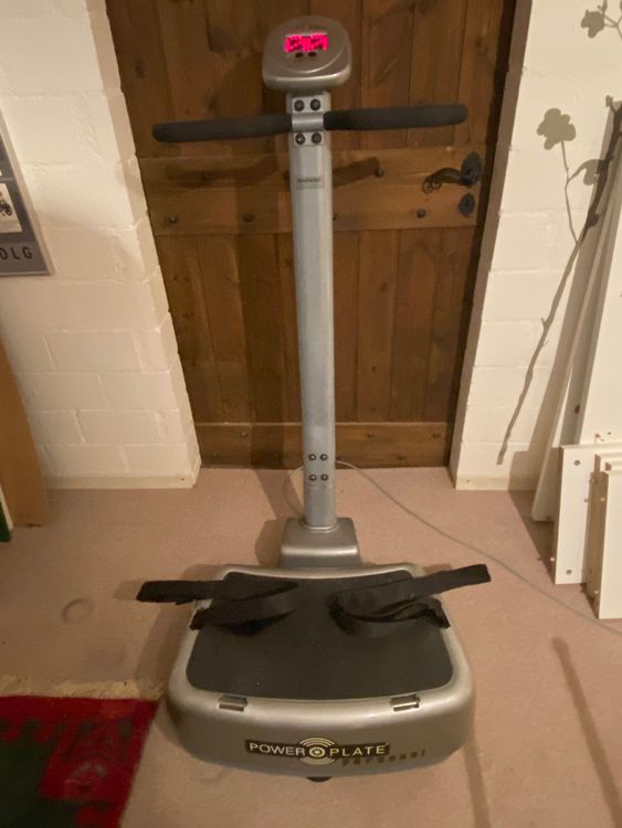 Original Powerplate Personal mit viel Zubehör (Gebraucht) in Aeugst am ...