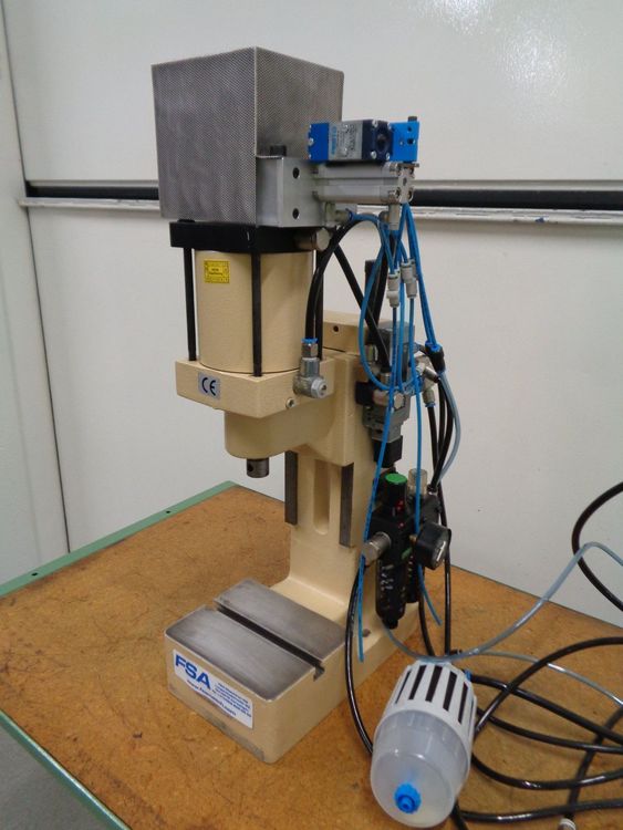 JOSSI pneum. Presse Typ DLP 400 HV (Gebraucht) in Aarwangen für CHF 150 ...