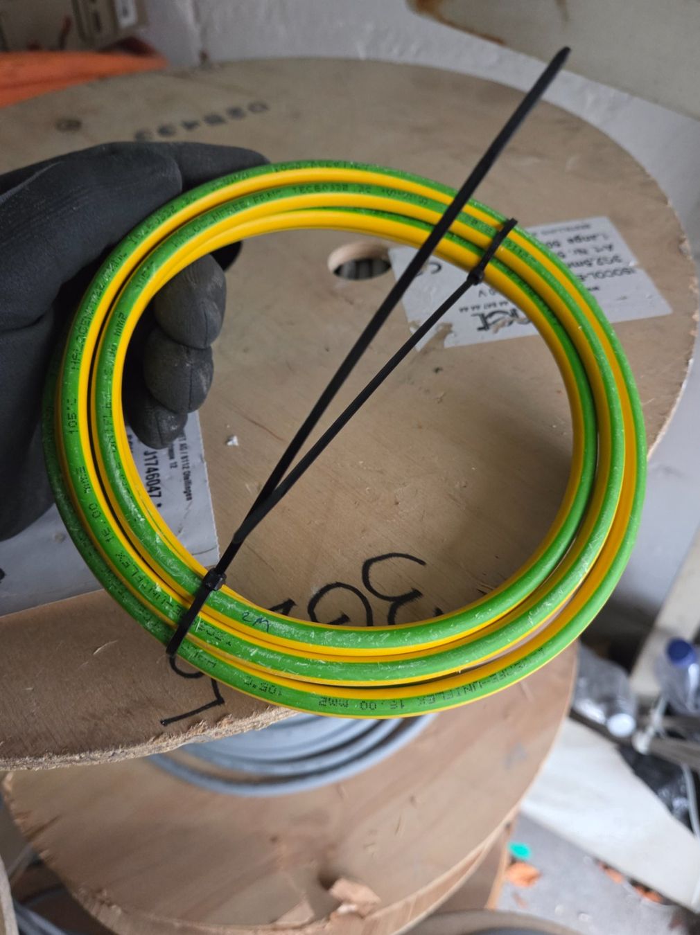 Kabel Einzelleiter 1x16mm2 PE Litze POT 1x16 T-Litze 2m (Neu (gemäss ...