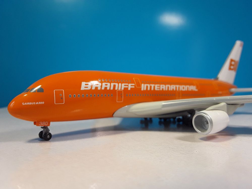 limitiert _ Braniff International Airbus A380 _ orange 1:400 (Defekt ...