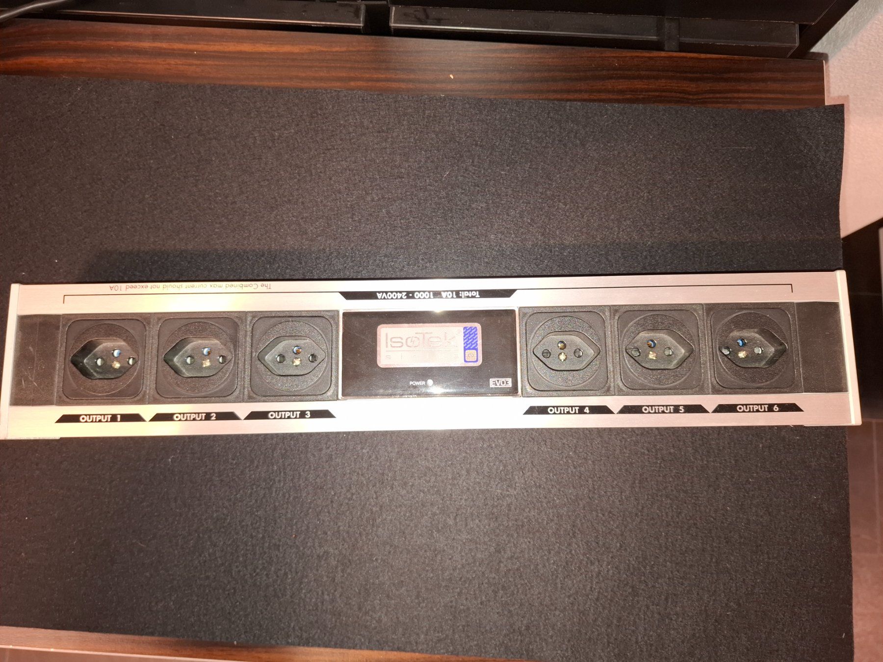 Isotek Sirius EVO3 6 Fach Netzleiste Ch Stecker (Gebraucht) in Kerzers ...