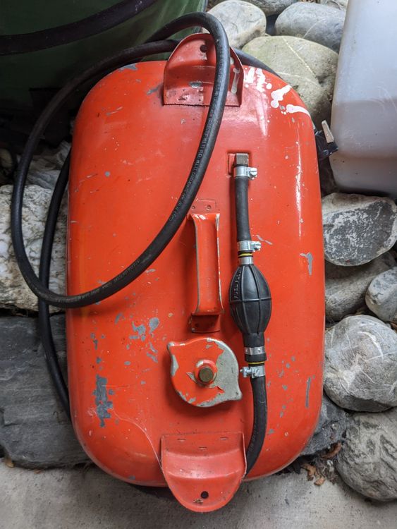 Oldtimer Benzinkanister Benzintank Metall Boot Tank OMC rot | Kaufen ...