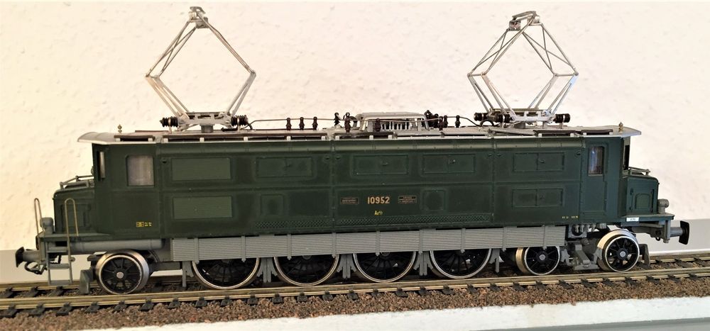 Liliput E-Lok HO, Ae 4/7, Wechselstrom, War nur in Vitrine. | Kaufen ...