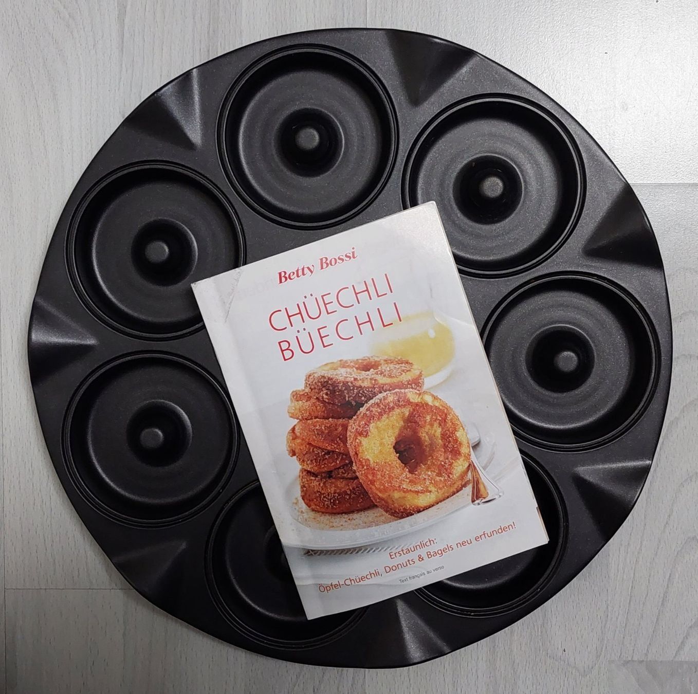 Oepfelchüechliblech Betty Bossi (Gebraucht) in Winterthur für CHF 10 ...