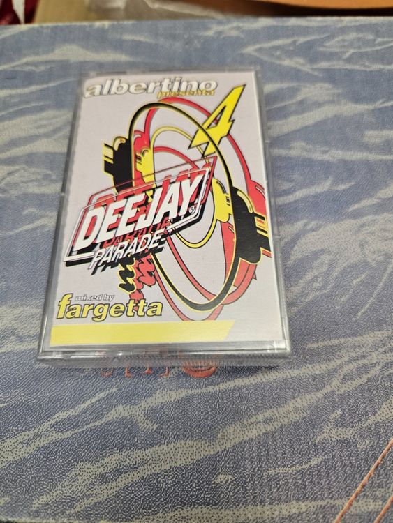 Musicassetta Deejay Parade 4 (Gebraucht) in Melano für CHF 3 – mit Lieferung auf Ricardo kaufen