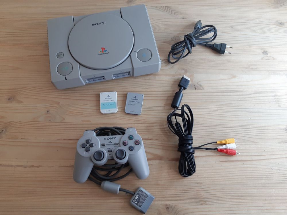 SONY Playstation 1 PS1 SCPH-7002 mit Zubehör | Kaufen auf Ricardo