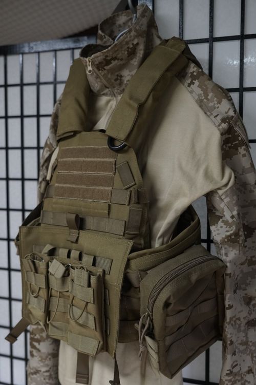 Airsoft clothing kit (Gebraucht) in Pierrafortscha für CHF 250 – mit ...