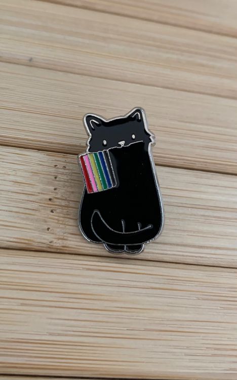 Pin Katze mit Regenbogen Flagge (Neu und originalverpackt) in Geneve für CHF 1 – mit Lieferung ...