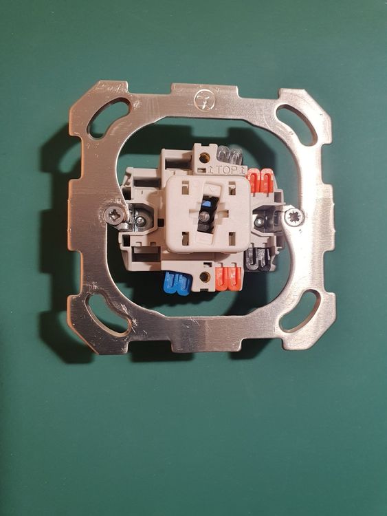 UP-Schalter Sch3/1L Weiss Bel.LED-Blau Feller EdizioDue (Gebraucht) in Zürich für CHF 31 – mit ...