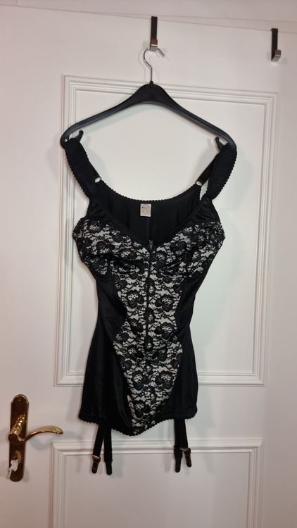 Schwarzer Body mit Spitze Gr. 95D sehr elegant (Gebraucht) in Wald ZH ...