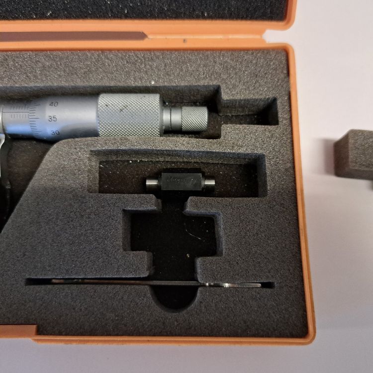 Mitutoyo Bügelmessschraube 25-50mm Micrometer Präzision (Gebraucht) in Belp für CHF 40 – mit ...