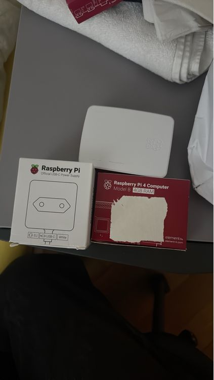 Raspberry Pi 4 Model B 4GB RAM, Charger, Case | Kaufen auf Ricardo