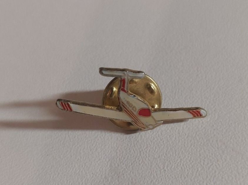 Pin Flugzeug (Gebraucht) in Erlinsbach für CHF 0.5 – mit Lieferung auf ...