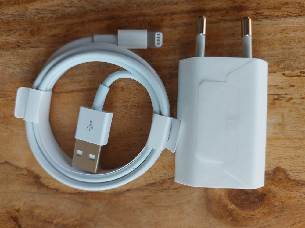 Netzwerkstecker und Kabel Apple iPhone | Kaufen auf Ricardo