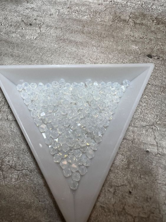 Glasperlen zum Basteln / Farbe - Mondstein / Bicone 3 mm (Neu und originalverpackt) in Menziken ...