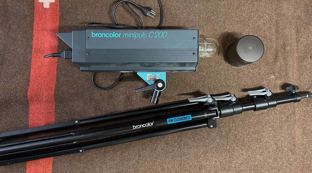 Broncolor Minipuls C200 inkl. Stativ (Gebraucht) in Zürich für CHF 400 ...