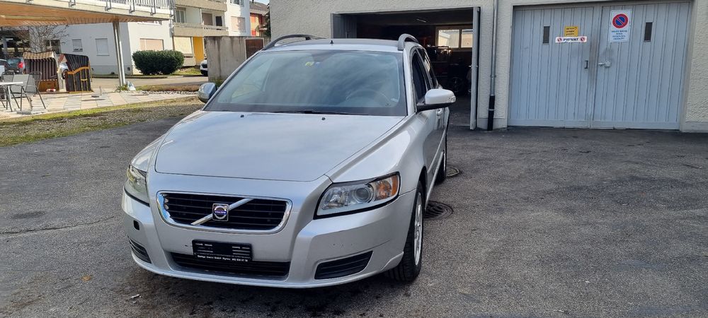 Volvo V50 T5 AWD mit MFK | Kaufen auf Ricardo