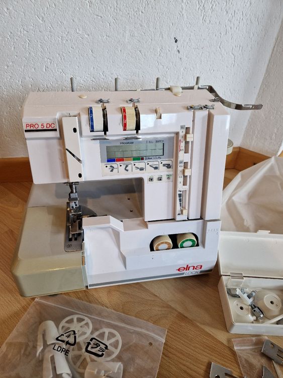 Elna Lock Pro 5 DC Overlock Nähmaschine Computer Pedal (Defekt) in ...