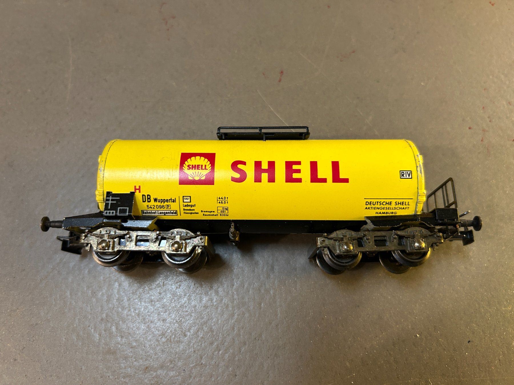 Trix Express Shell Tankwagen (Gebraucht) in Gümligen für CHF 1 – nur ...