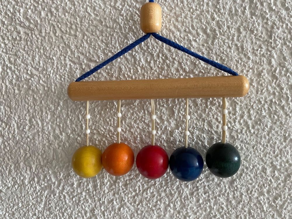 Hängefigur Baby Balls Naef, aus Holz (Gebraucht) in Schwarzenburg für ...