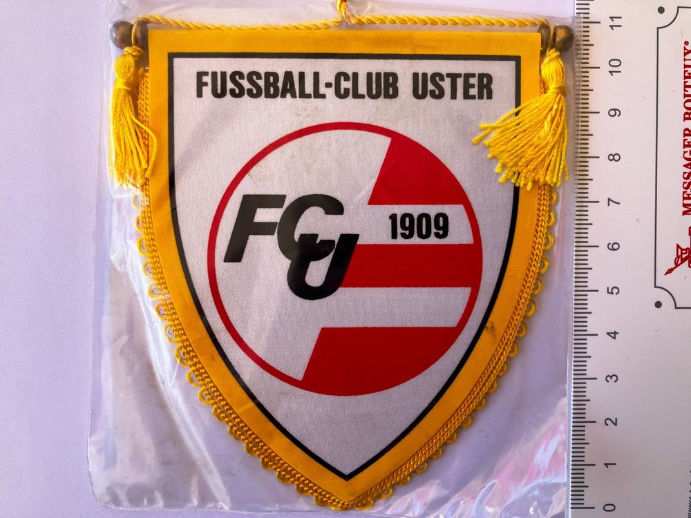 Vintage Fanion/Wimpel FC USTER 1909 (Neu und originalverpackt) in Gland für CHF 8 – mit ...