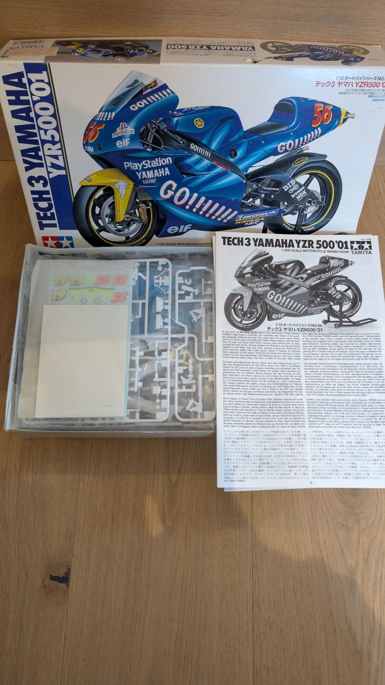 Tech 3 Yamaha YZR 500 '01 - Tamiya 1/12 (Nuovo e nell'imballaggio ...