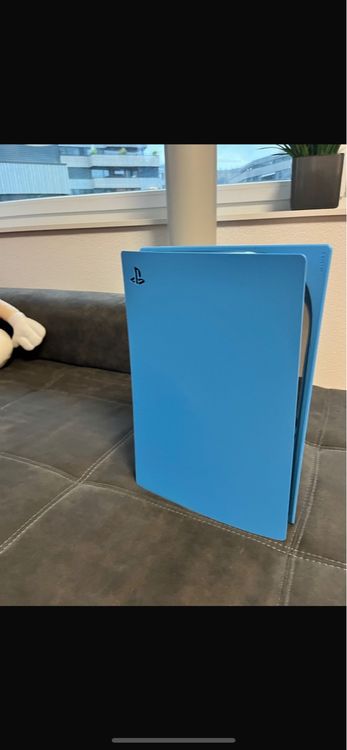 Ps5 cover blau baby wie neue (Gebraucht) in Aarburg für CHF 40 – mit ...