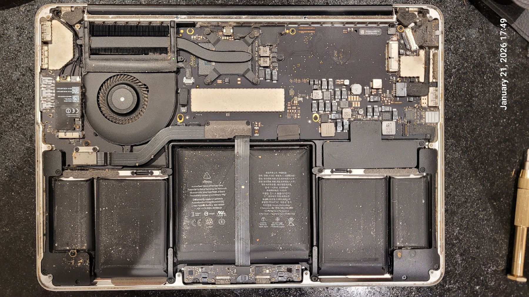 MacBook Pro Retina 13" A1502 – defekt (Defekt) in Eschenbach SG für CHF ...