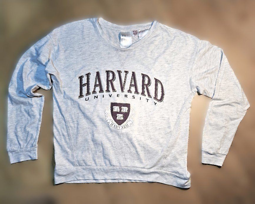 🎓 Harvard-Style Sweatshirt – Lässig & Klassisch! 💫 (Gebraucht) in ...