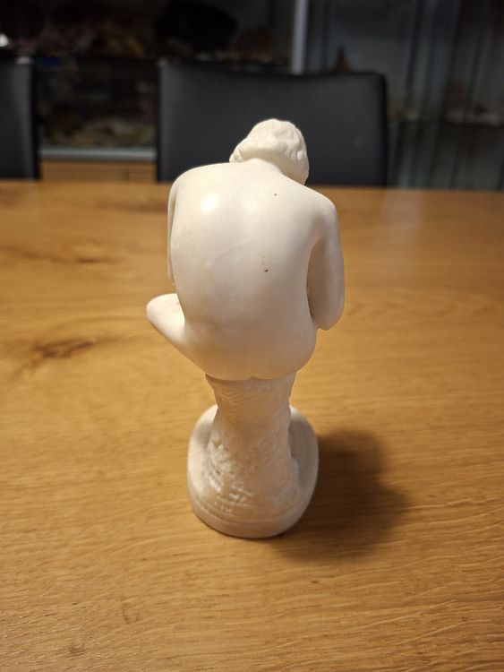 Alabaster Figur "Der Dornenzieher", ca. 13cm hoch (Gebraucht) in ...