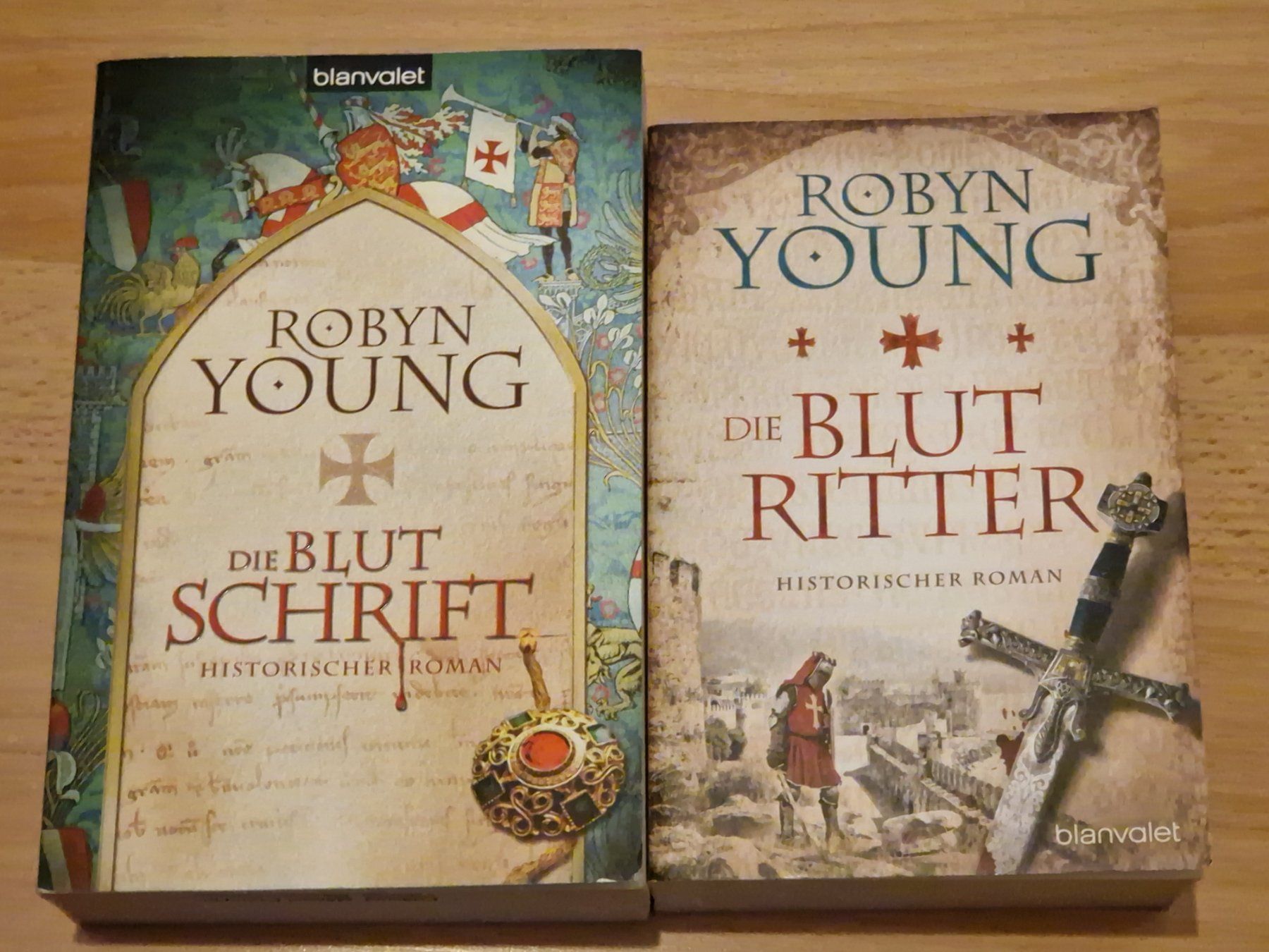 Robyn Young Blutritter / Blutschrift Brethren Romane 1+2 (Gebraucht) in Neuhausen am Rheinfall ...