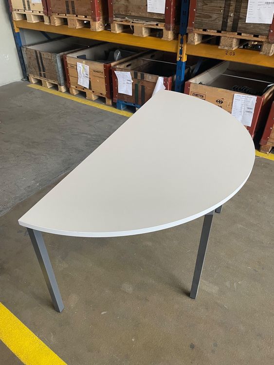 Halbrunder Tisch (Neu und originalverpackt) in Rüti Zh für CHF 100 ...