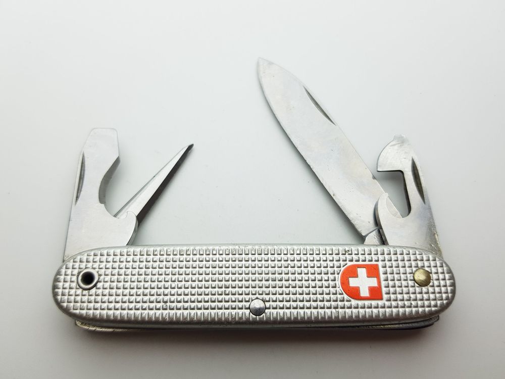 Wenger Delémont 91 - Militär Sackmesser / Taschenmesser 392 | Kaufen ...